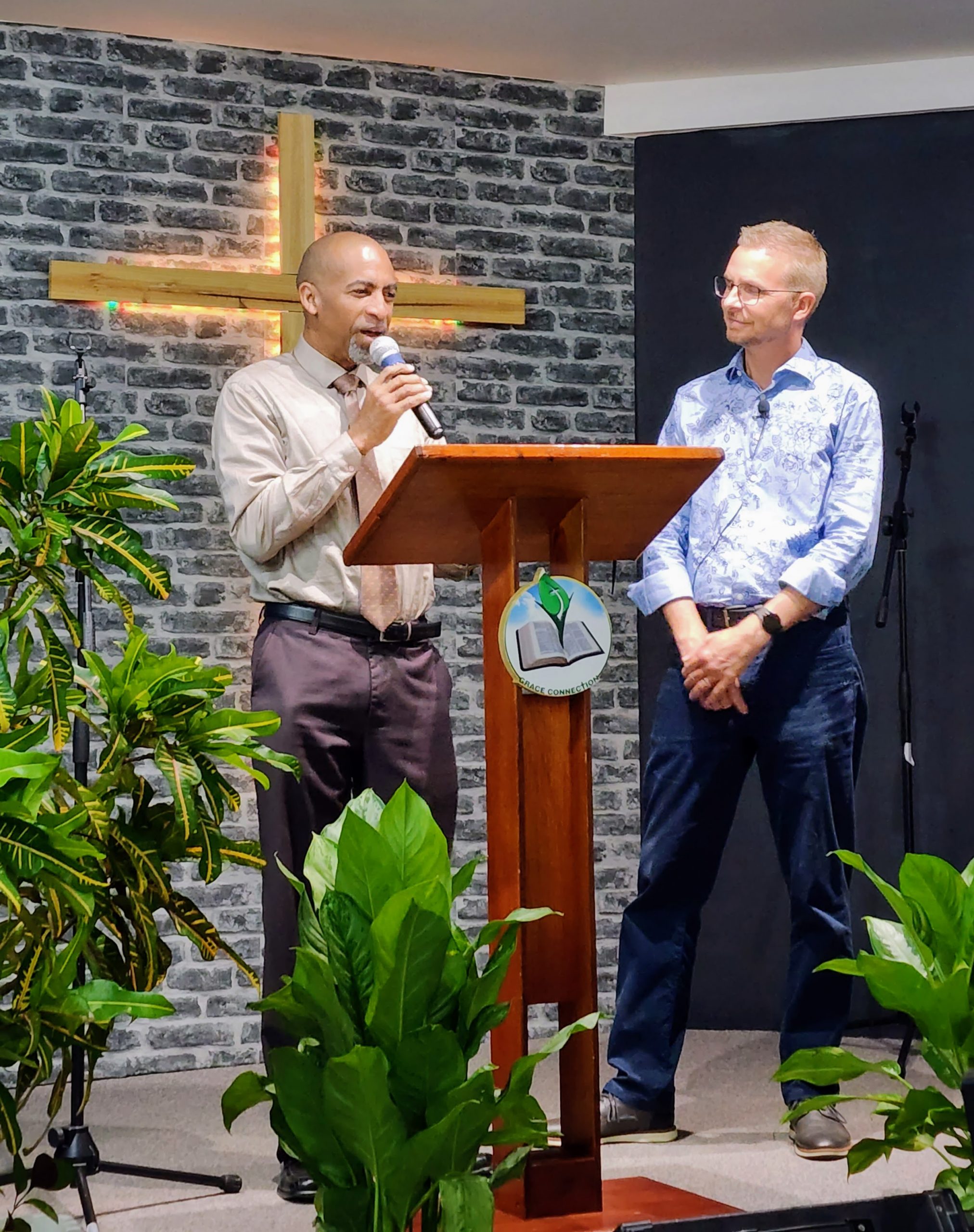 JOY TO THE WORLD! – Frontline Bible Church